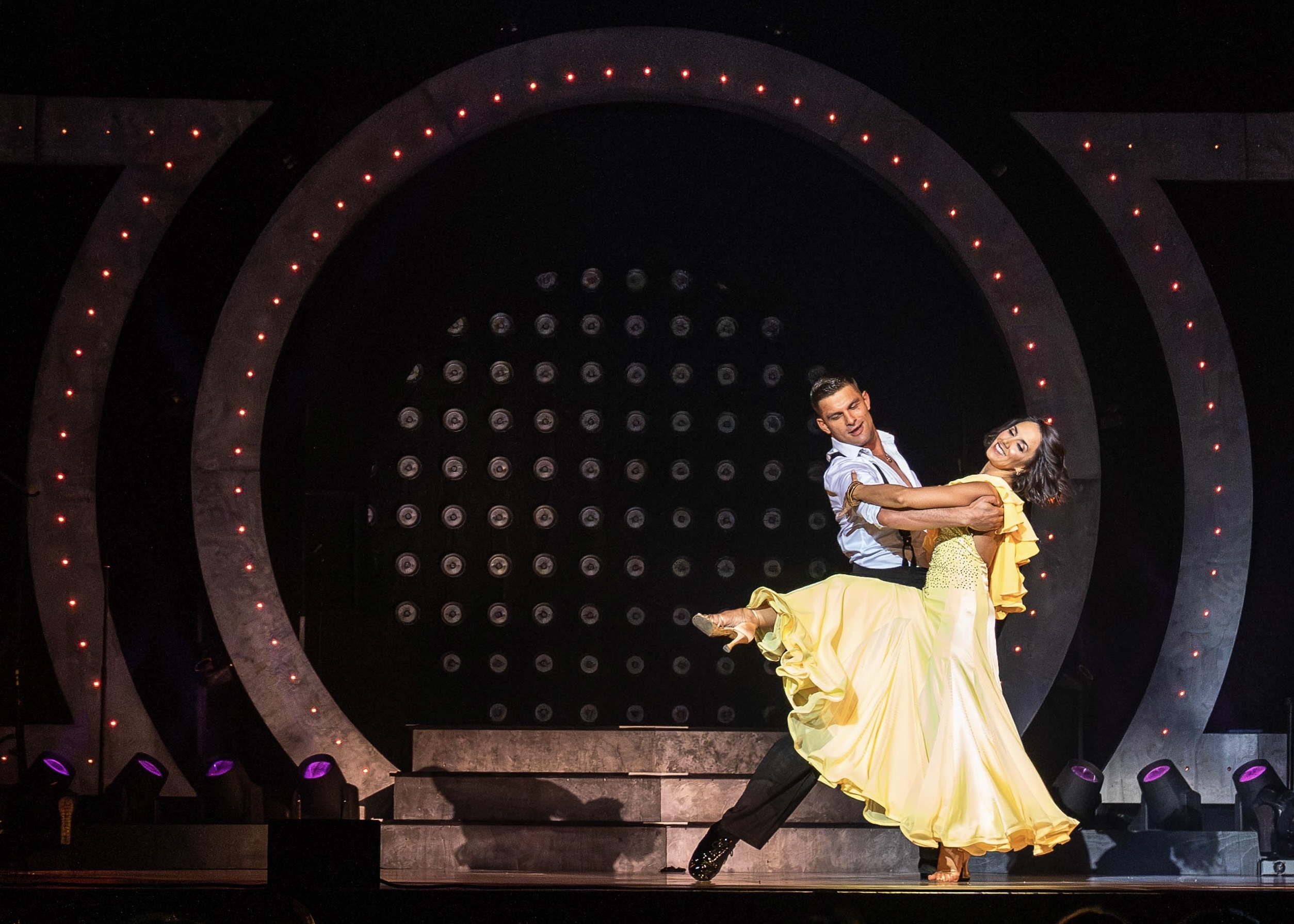 Review: Aljaž and Janette – Let’s Face the Music and Dance – JADAR